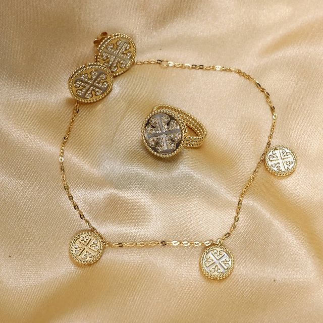 Damas Collection | Lace